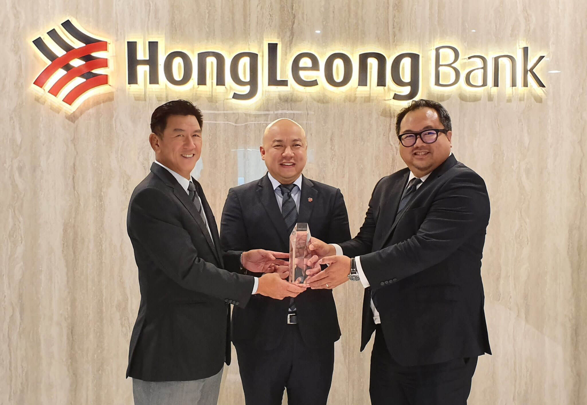 Hong Leong Bank là ngân hàng gì? Hong Leong Bank có uy tín?